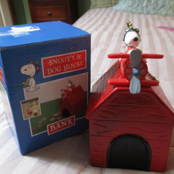 Peanuts | Accents | Vintage Ceramic Snoopy Dog House Wwii Flying Ace ...